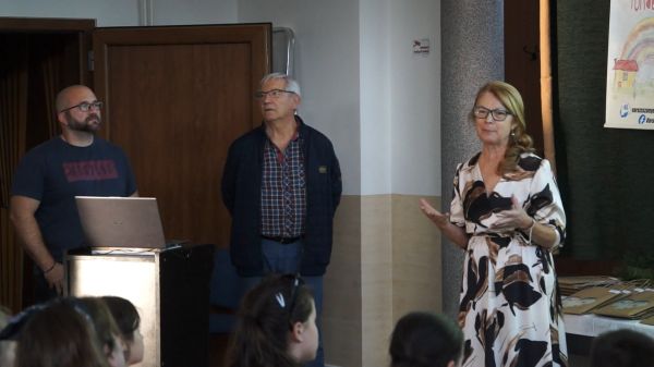 Könyvbemutató és rajzkiállítás megnyitó a Rábaközi Művelődési ...